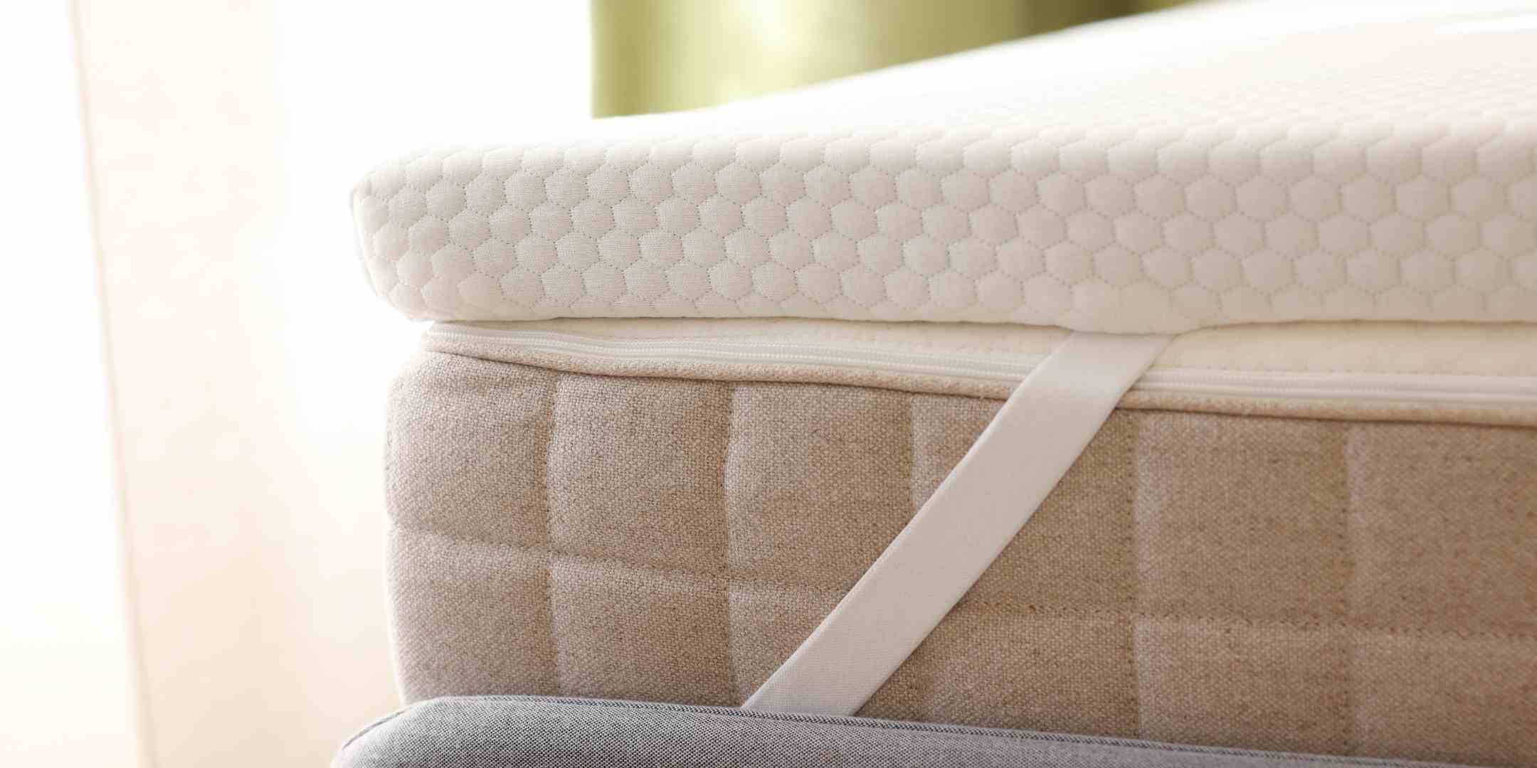 Can a Mattress Topper Fix an Uncomfortable Bed? | Megafurniture