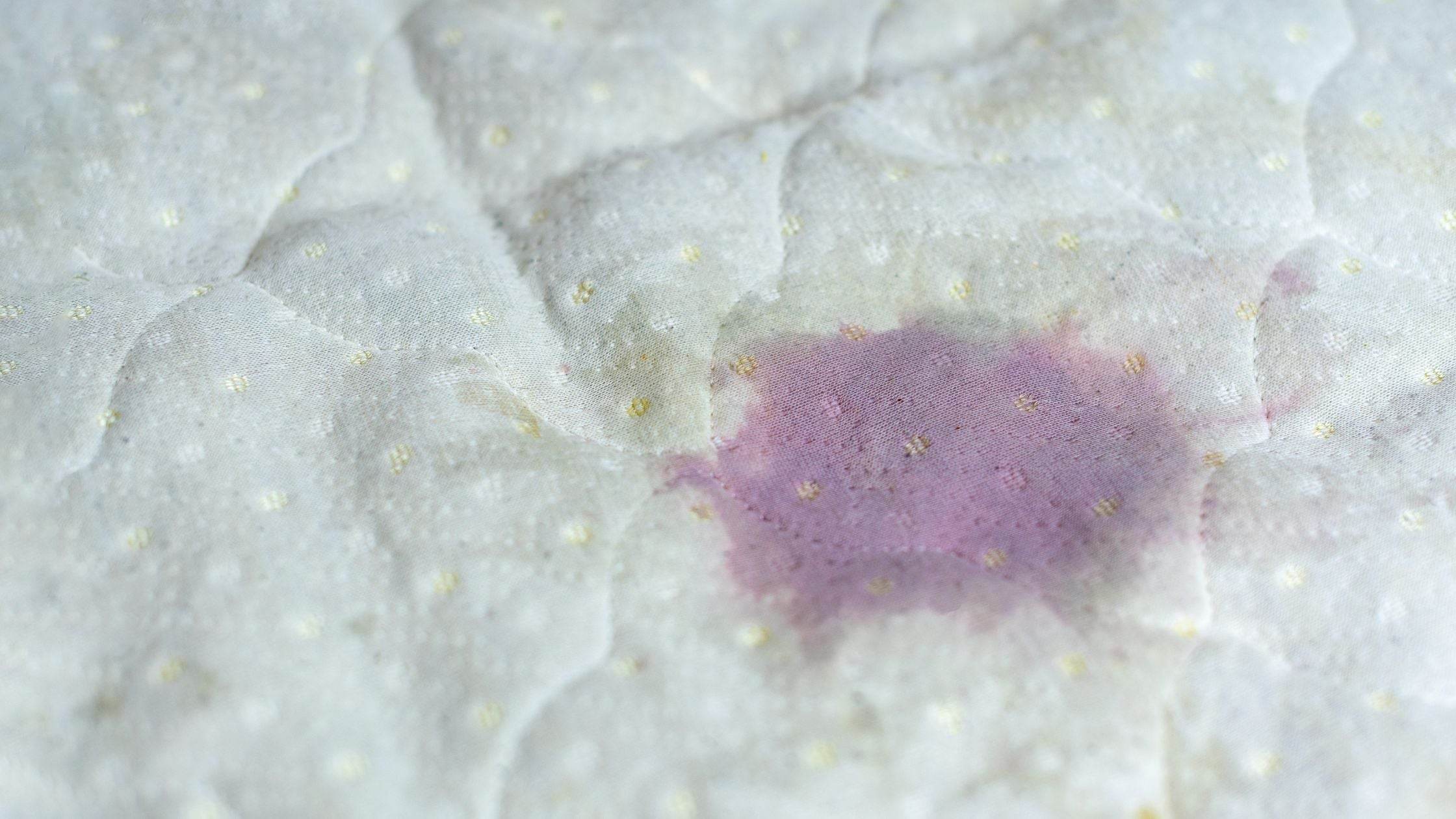 Quick and Easy Tips for Getting Rid of Period Stains on Bedsheets ...