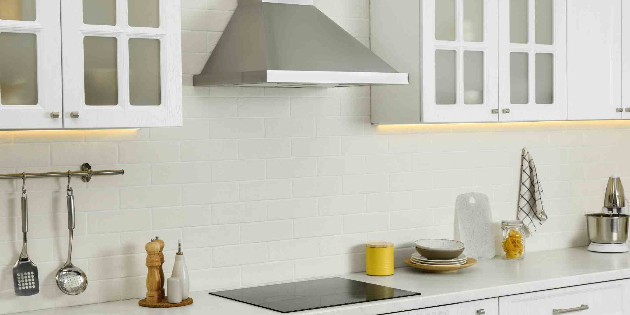 Cooker Hood and Hob Safety Tips|Megafurniture Guide